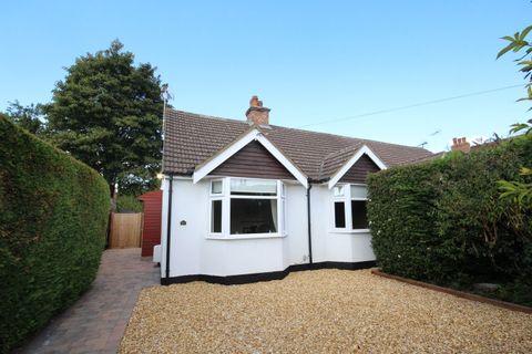 Common View, Letchworth Garden City SG6, 3 bed semi-detached bungalow ...