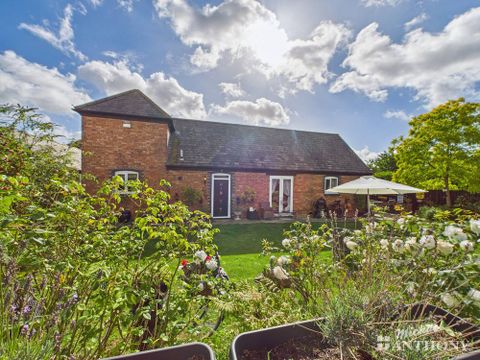 Rowden Farm Barns, Mentmore LU7, 3 bed barn conversion for sale, £ ...