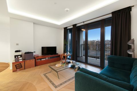 2 bed flat to rent in Farnfield Close, Crouch End N8, £2,900 pcm - Zoopla