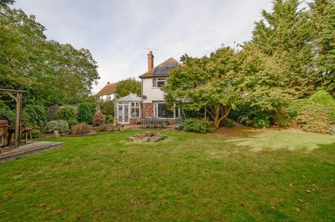 4 bed detached house for sale in Bridge Close, Byfleet, West Byfleet ...