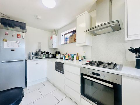 Bedarra Grove, Lenton, Nottingham NG7, 3 bed shared accommodation to ...