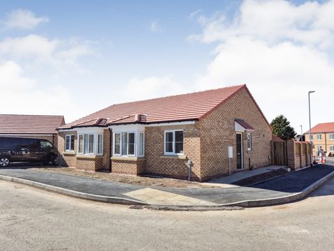 Beverley Road, Harworth DN11, 2 bed semi-detached house for sale, £ ...