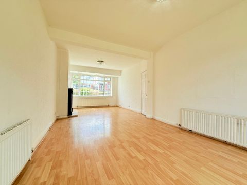Dunkery Road, London SE9, 3 bed property to rent, £2,150 pcm - Zoopla