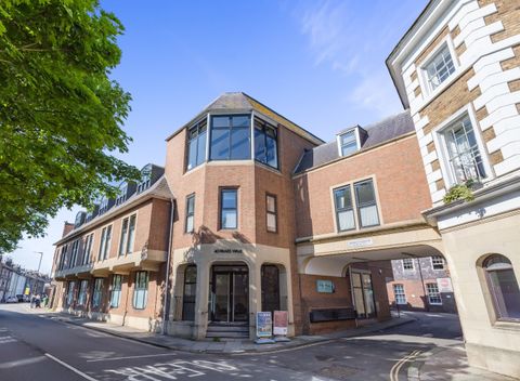 Friars Walk, Lewes BN7, 2 bed flat for sale, £365,000 - Zoopla