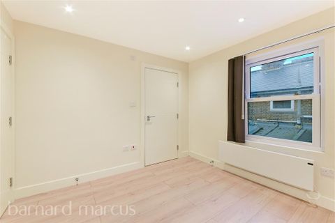 Studio to rent in High Street, Woking GU21, £925 pcm - Zoopla