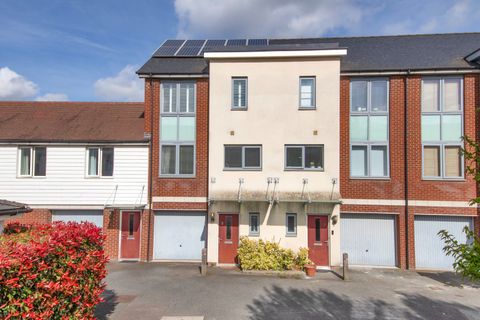 Fielden Terrace, Northfleet, Gravesend, Kent DA11, 3 bed terraced house ...