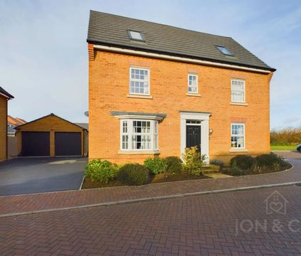 5 bed detached house for sale in Monteyne Close, Overstone Gate NN6, £ ...