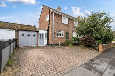 Grange Close, Guildford, Surrey GU2, 3 bed semi-detached house for sale ...