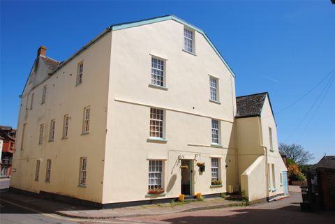 2 bed flat to rent in London House, The Square, Wiveliscombe, Somerset ...