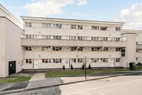 Trinity Way, Acton W3, 3 bed flat for sale, £425,000 - Zoopla