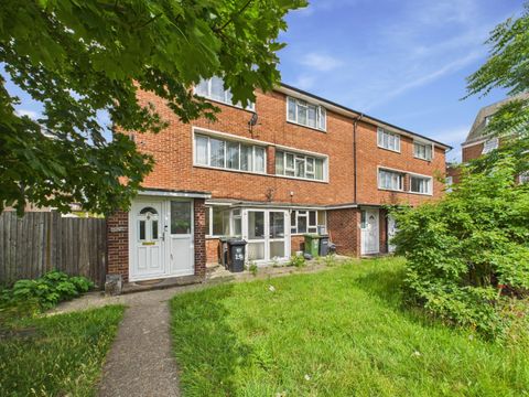 Bromley Road, London, Greater London SE6, 2 bed flat for sale, £260,000 ...