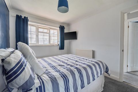 Salway Gardens, Axminster EX13, 2 bed detached bungalow for sale, £260,000 - Zoopla