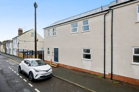 Fox Street, Gillingham ME7, 2 bed semi-detached house for sale, £ ...