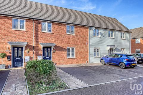 3 bed terraced house to rent in Kingswood Close, Stansted CM24, £1,900 ...