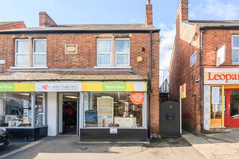 2 bed flat to rent in Windmill Road, Headington OX3, £1,450 pcm - Zoopla