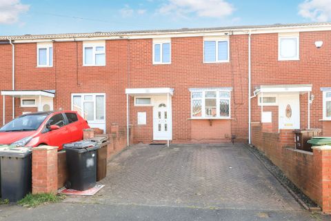 4 bed terraced house for sale in Dunstall Hill, Dunstall, Wolverhampton ...