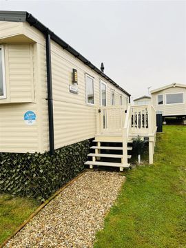 Spruces, Devon Cliffs, Exmouth EX8, 3 bed hotel for sale, £24,950 - Zoopla