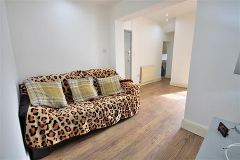 1 bed flat to rent in Marsh Lane, Bootle L20, £550 pcm - Zoopla