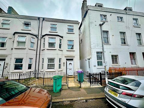 Victoria Grove, Folkestone CT20, 5 bed property to rent, £2,000 pcm ...