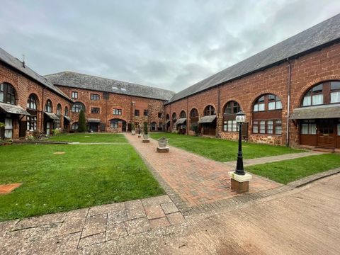 Matford Mews, Exeter EX2, 4 bed barn conversion to rent, £1,900 pcm ...
