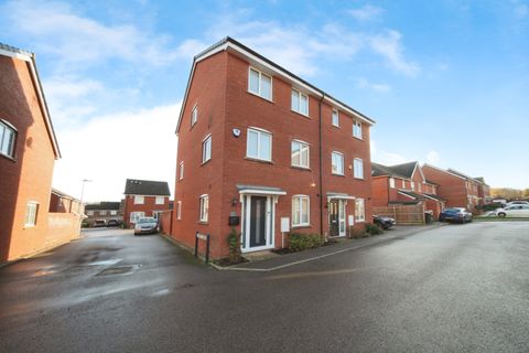 4 bed semi-detached house to rent in Fossett Grove, Dunstable LU6, £ ...