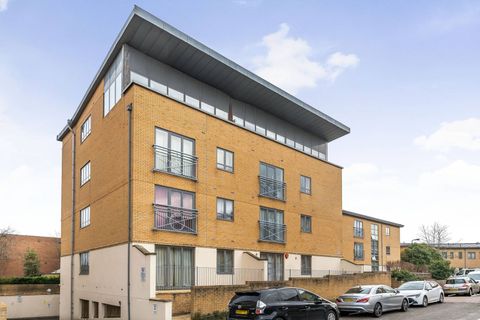Sovereign Place, Harrow HA1, 2 bed flat for sale, £400,000 - Zoopla