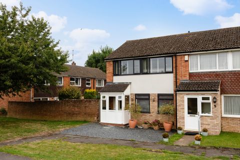 3 bed end terrace house for sale in Stratton Green, Aylesbury ...
