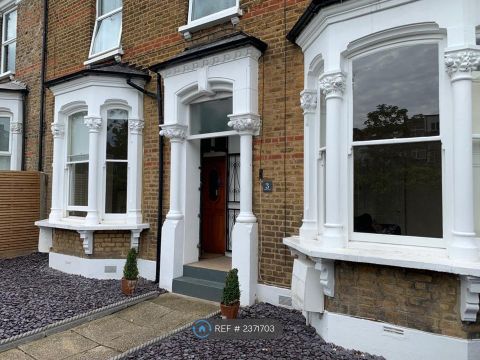 Room to rent in Holmdale Terrace, London N15, £850 pcm - Zoopla