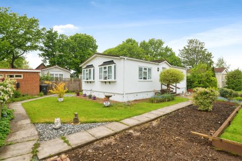 2 bed mobile/park home for sale in Avondale Park, Colden Common ...