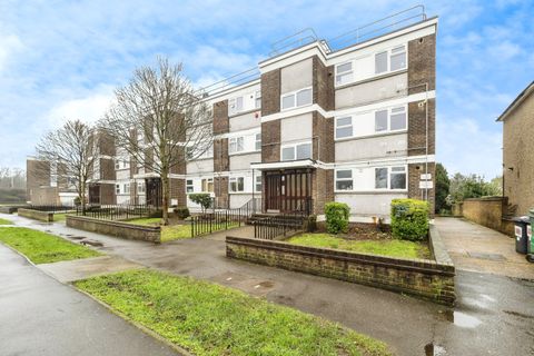 1 bed flat for sale in Snakes Lane East, Woodford Green, Essex IG8, £ ...