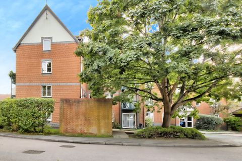 Rose Kiln Lane, Reading RG1, 2 bed flat for sale, £220,000 - Zoopla