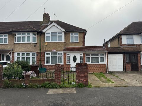 4 bed end terrace house for sale in Springwell Road, Heston, Hounslow ...