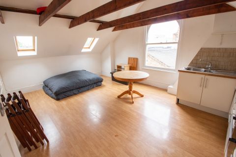3 bed flat to rent in Dalston Lane, Dalston E8, £3,400 pcm - Zoopla