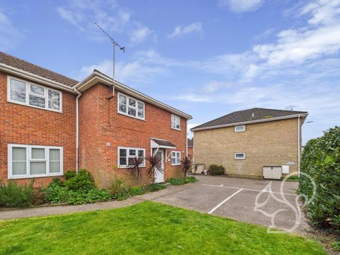 2 bed maisonette for sale in Hunters Corner, Straight Road, Colchester ...