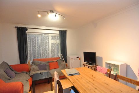 4 bed property to rent in Notley End, Englefield Green, Egham TW20, £ ...