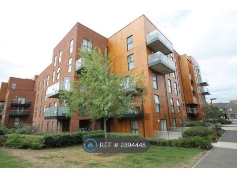 2 bed flat to rent in Callender Road, Erith DA8, £1,800 pcm - Zoopla