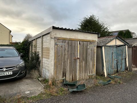 Newton Green Llanfaes, Brecon, Brecon LD3, Parking/garage for sale, £ ...