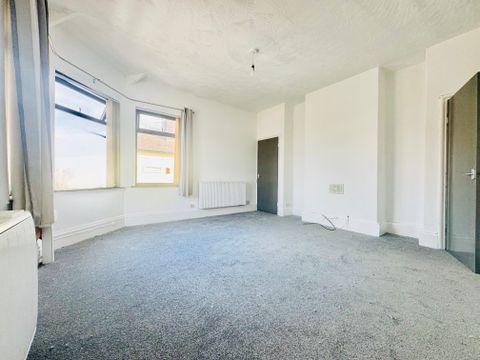 Liverpool Road, Cadishead, Manchester M44, 1 bed flat to rent, £700 pcm ...