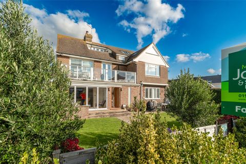 4 bed flat for sale in South Drive, Ferring, Worthing, West Sussex BN12 ...