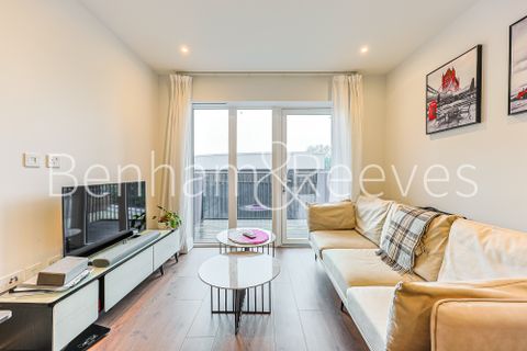Filmworks Walk, Ealing W5, 1 bed flat to rent, £2,350 pcm - Zoopla