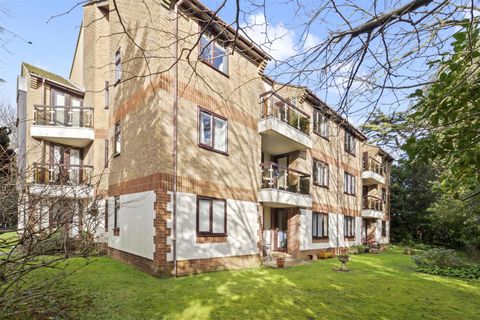 St. Botolphs Road, Worthing BN11, 2 bed flat for sale, £250,000 - Zoopla