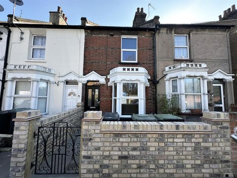 2 bed terraced house to rent in Dover Road, Northfleet, Gravesend DA11, £1,400 pcm - Zoopla