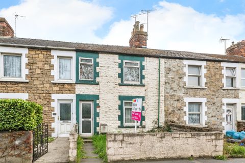 3 bed terraced house for sale in Faringdon Road, Swindon SN1, £210,000 ...