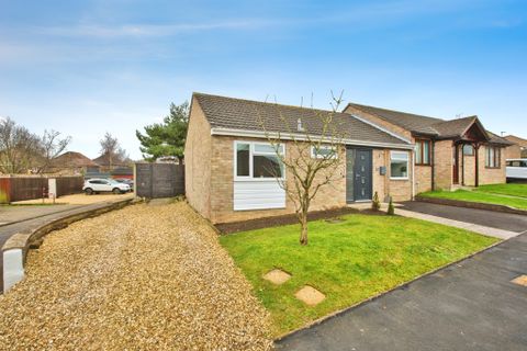 2 bed semi-detached bungalow for sale in Clovermead, Yetminster ...