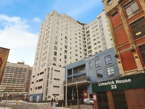 Landmark Place, Cardiff CF10, 2 bed flat for sale, £145,000 - Zoopla