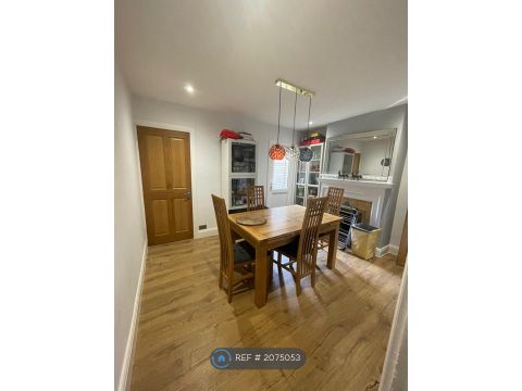 2 bed terraced house to rent in Elm Road, Grays RM17, £1,750 pcm - Zoopla