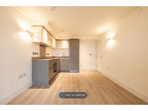 1 bed flat to rent in Premier House, Edgware HA8, £1,400 pcm - Zoopla
