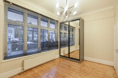 2 bed flat to rent in Thrale Road, London SW16, £1,850 pcm - Zoopla