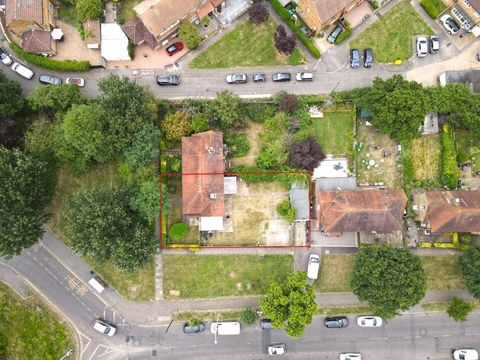 Manford Way, Chigwell IG7, 3 bed semi-detached house for sale, £850,000 ...