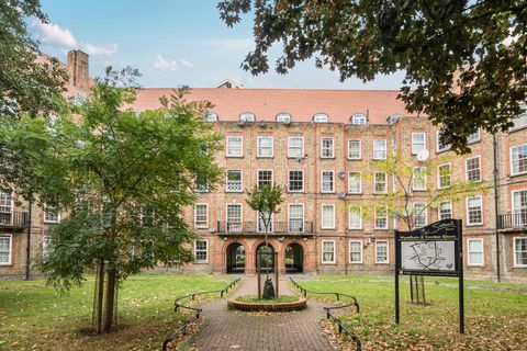 Comber Grove, London SE5, 3 bed flat for sale, £450,000 - Zoopla